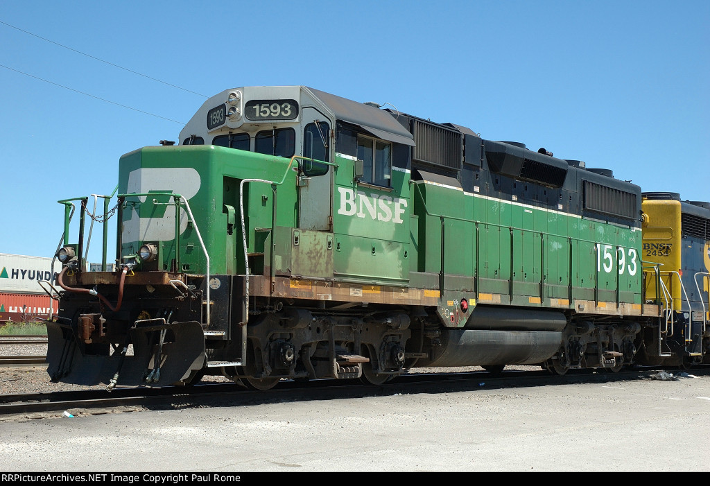 BNSF 1593, EMD GP28P, at Eola Yard,